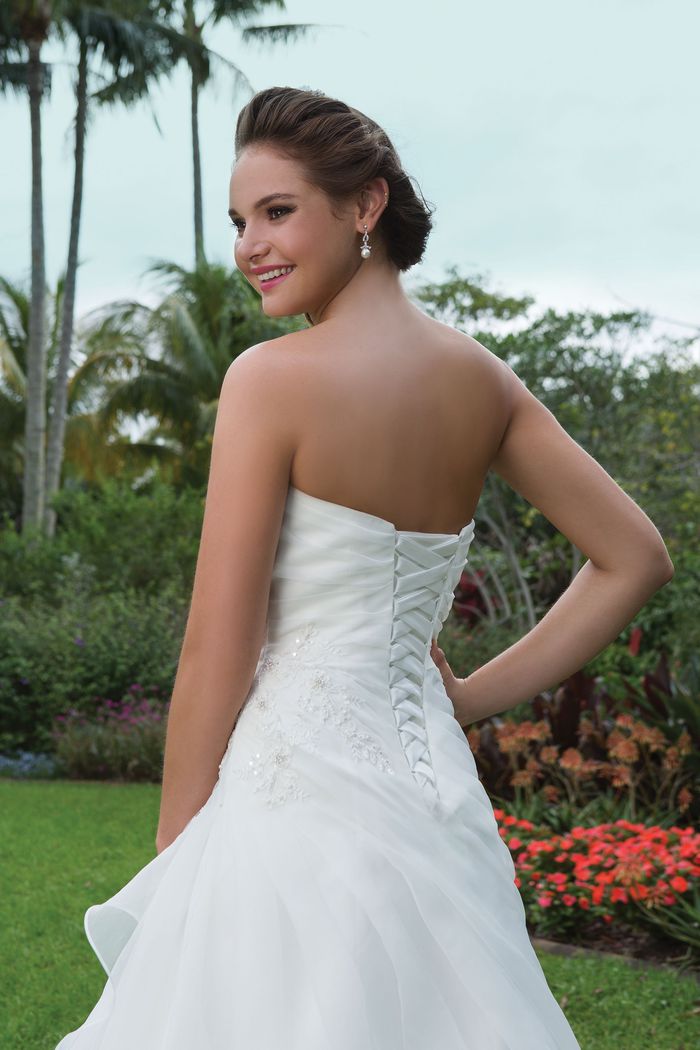 Style 6108: Sweetheart Beaded Lace Fit and Flare | Sweetheart Gowns