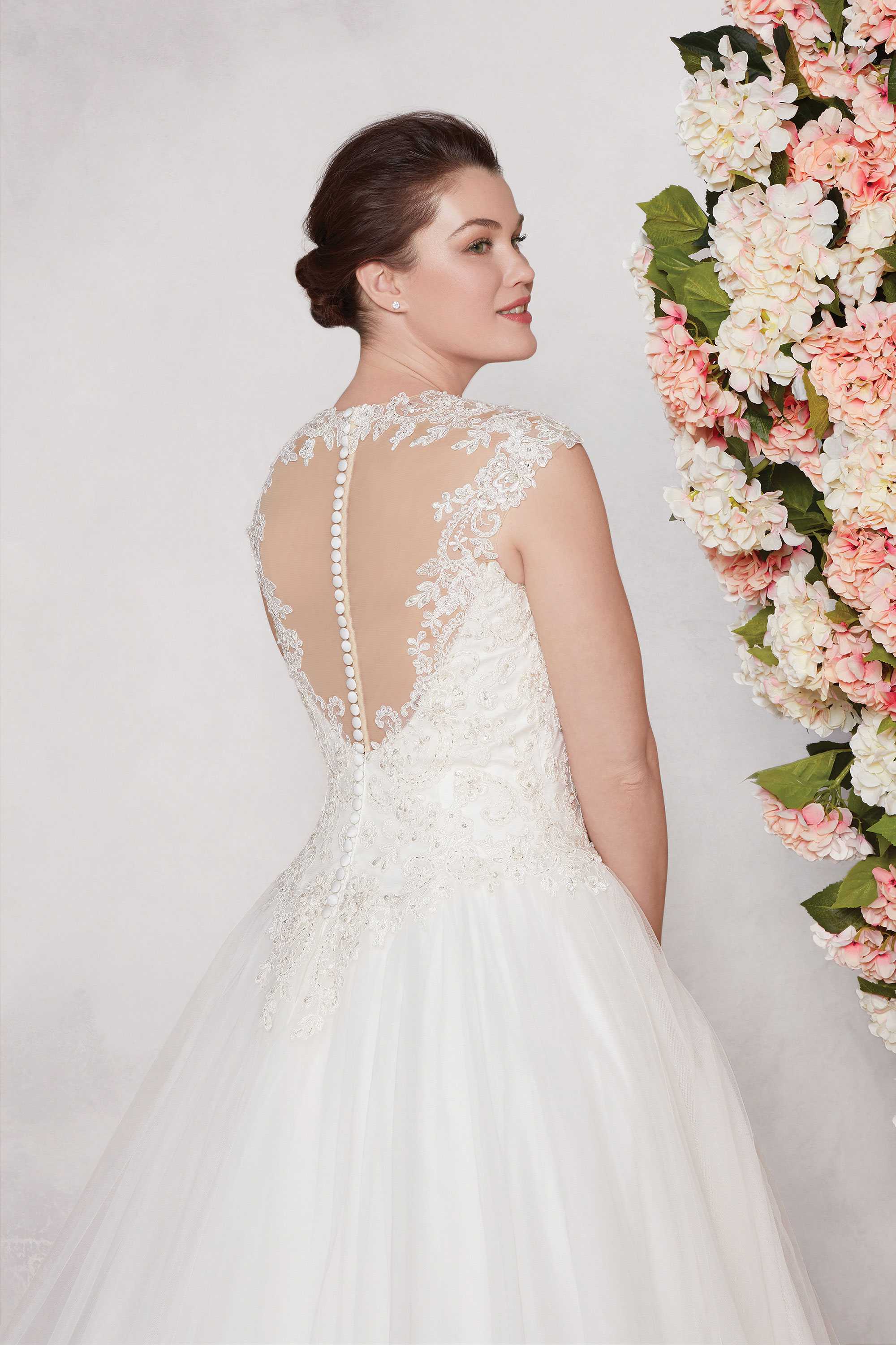 Model 3982PS: Suknia princeska z tiulu i koronki igłowej wysadzana ...