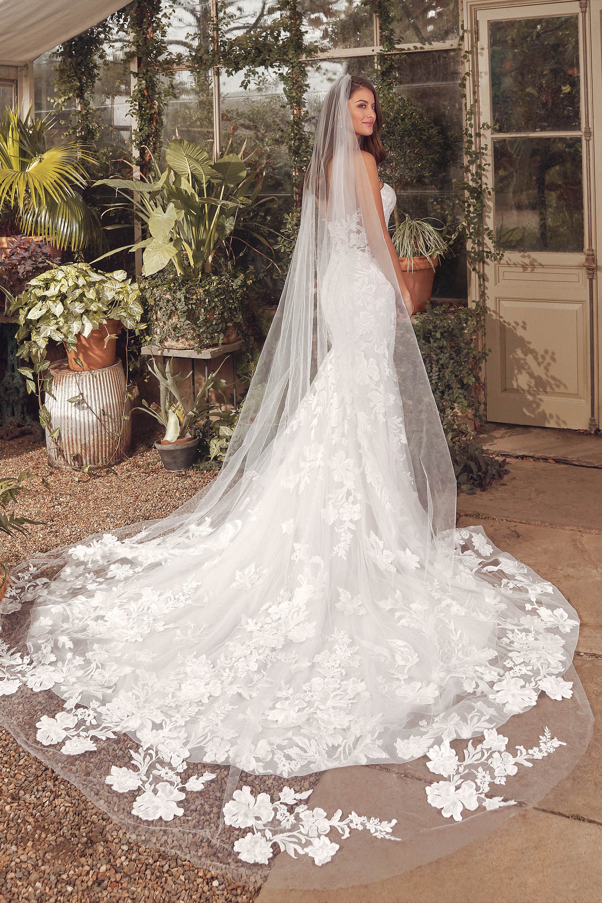 Style Amor Veil: Cathedral Length Veil with Large Floral Appliqués ...