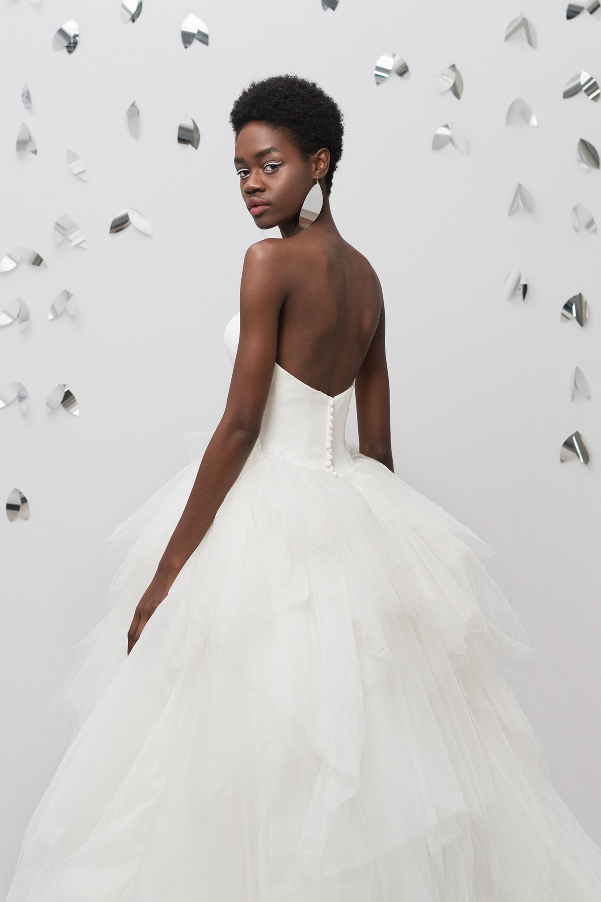 Stil 99020: Trägerloses Satinoberteil mit Ballkleid aus Tüll | Justin ...