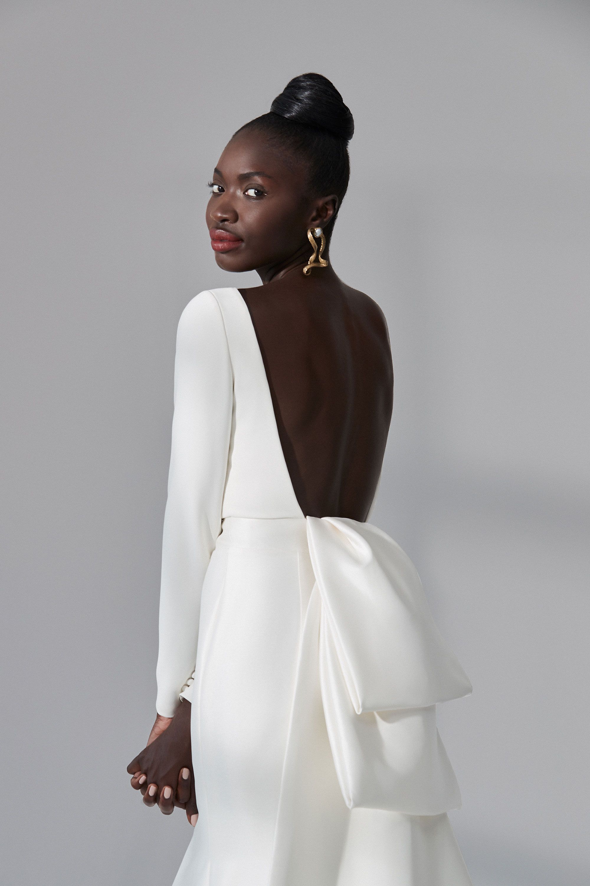 Style DAVIS TRAIN: Detachable Stretch Mikado Bow Train | Justin ...