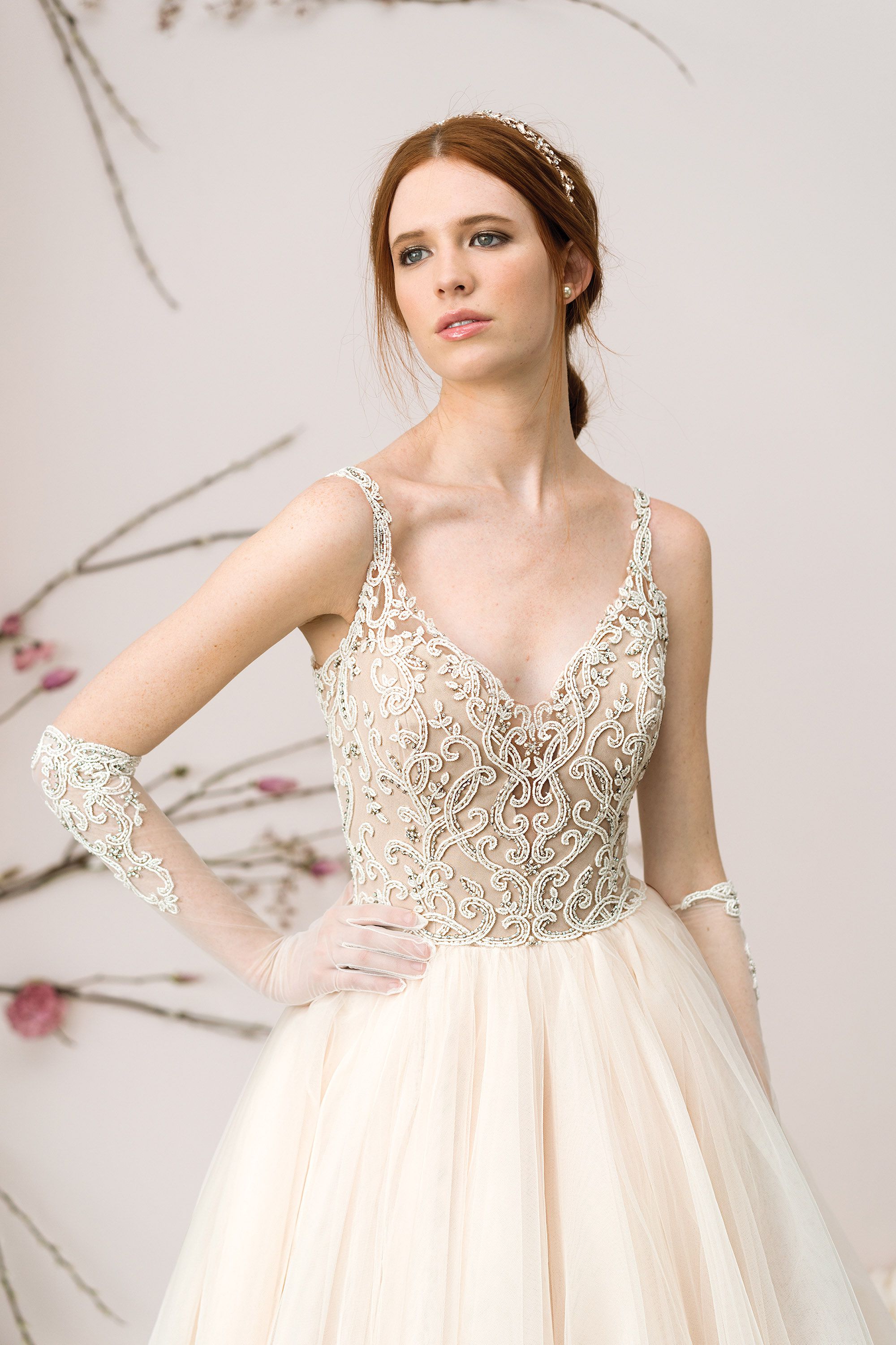 Stil 9898: Duchesse-Kleid mit Schlüsselloch-Rücken, mehrschichtiges ...