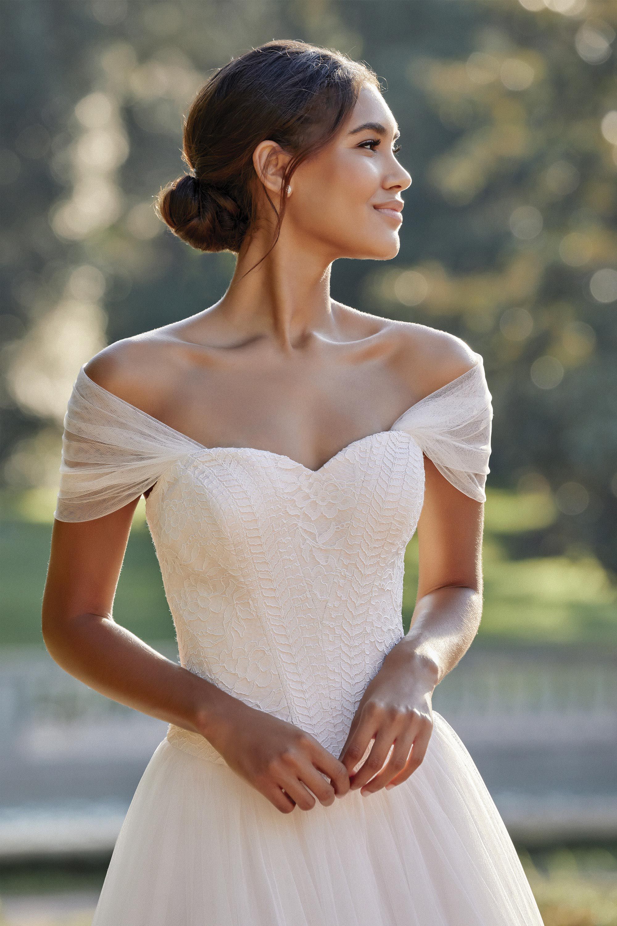 Style 44134C: Gathered Tulle Shawl | Sincerity Bridal